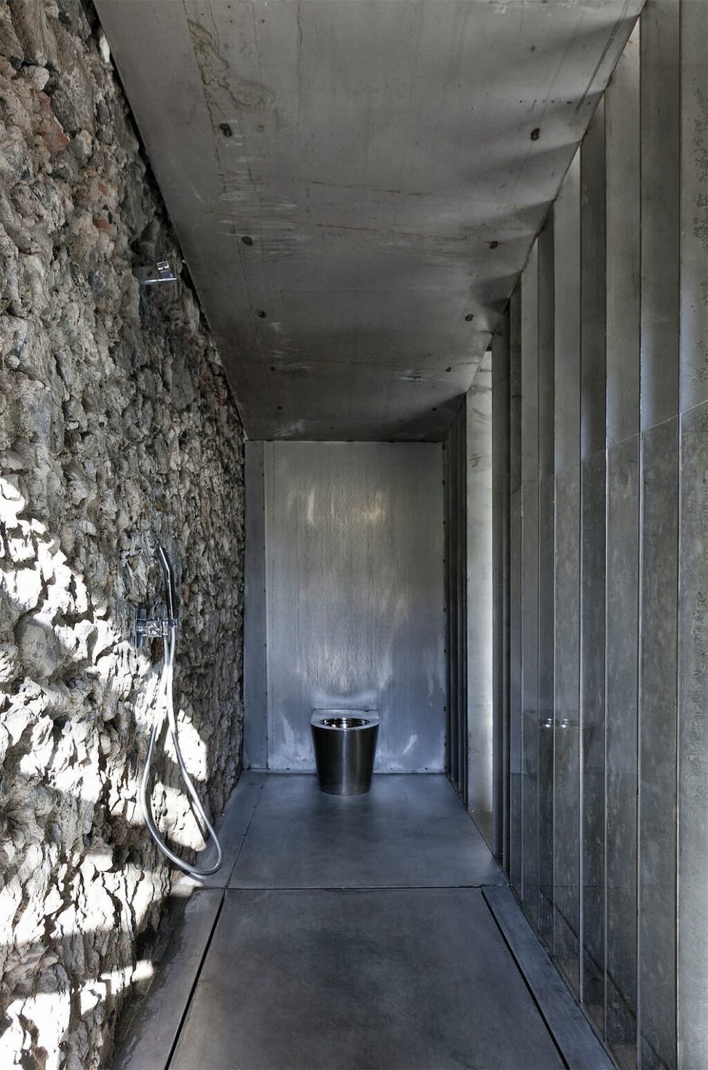 RCR > Casa Entremuros | HIC