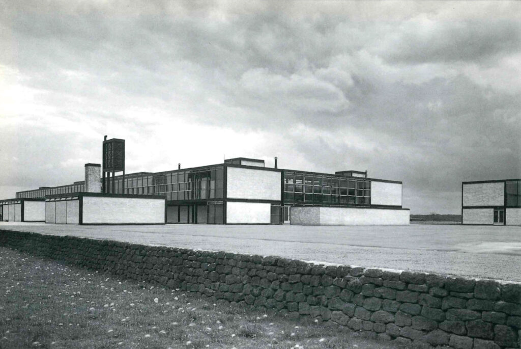 Alison and Peter Smithson > Hunstanton School | HIC