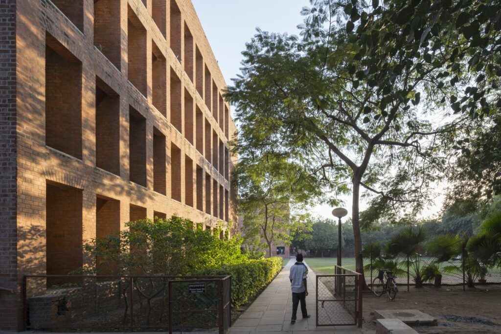 Louis I. Kahn > Indian Institute of Management | HIC