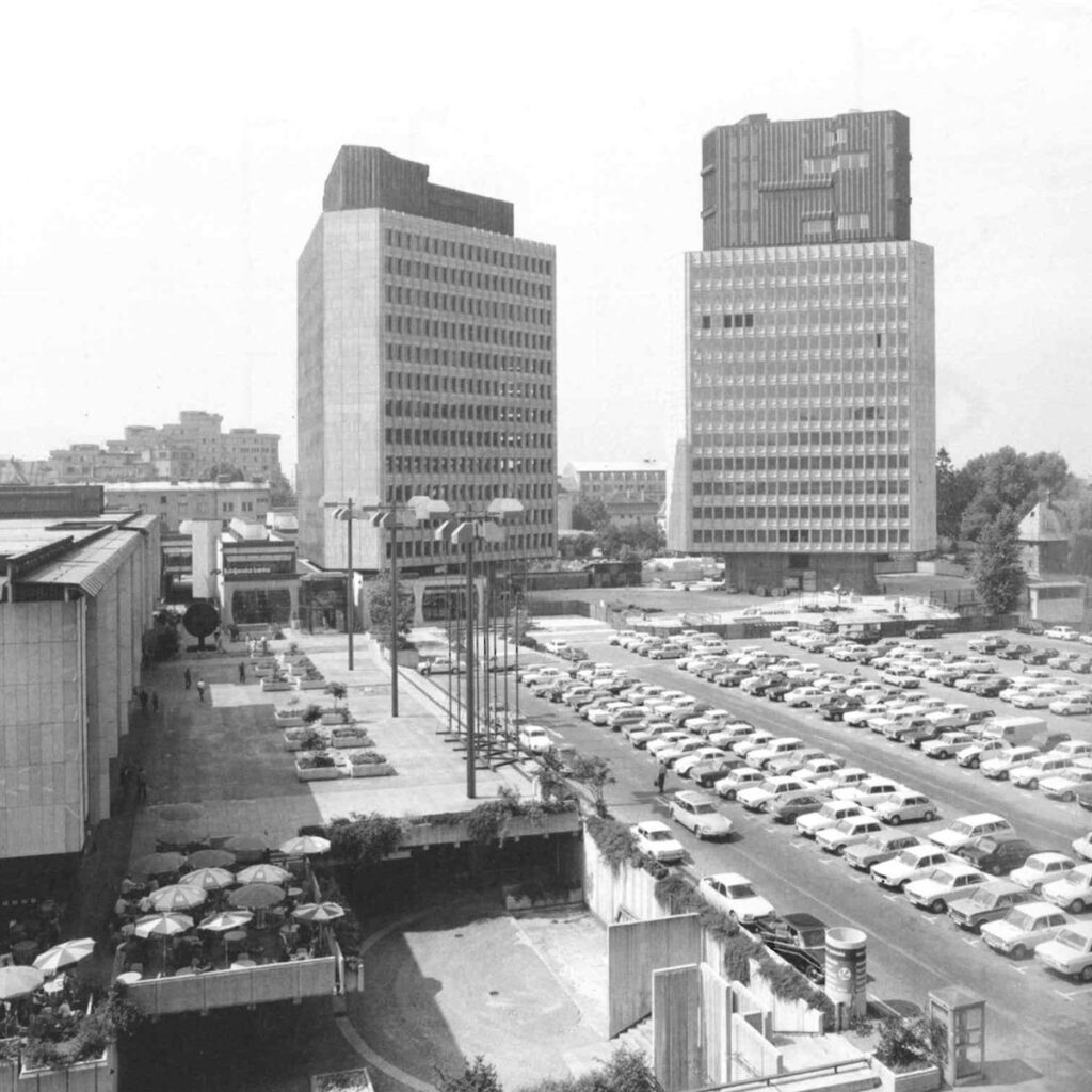 Edvard Ravnikar > Revolution Square | HIC