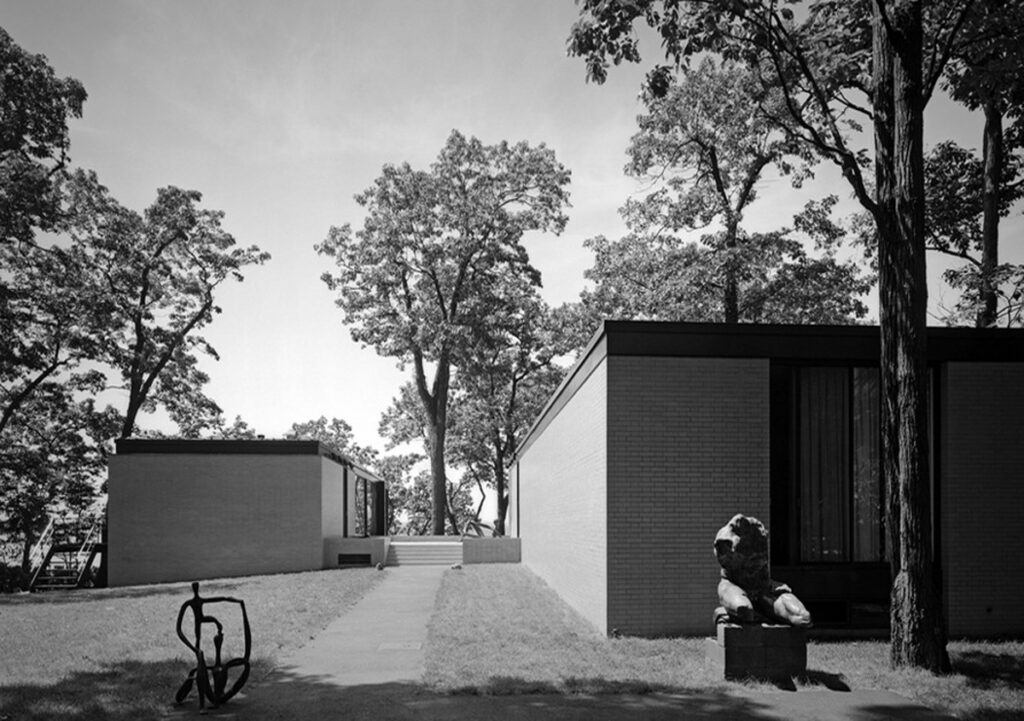 Philip Johnson > Robert C. Leonhardt House | HIC