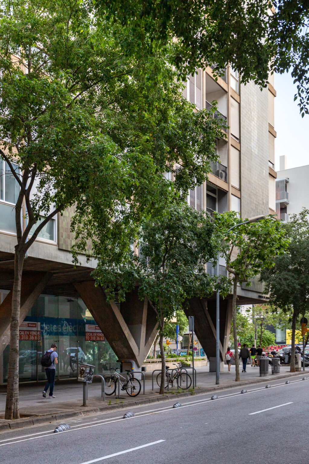 Antoni Bonet Castellana > Edifici Mediterrani | HIC