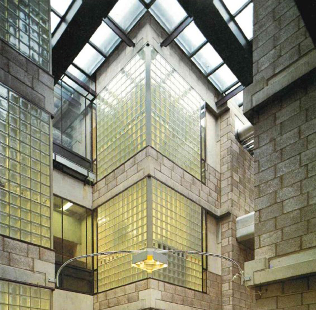 Herman Hertzberger > Office Building “Central Beheer” | HIC