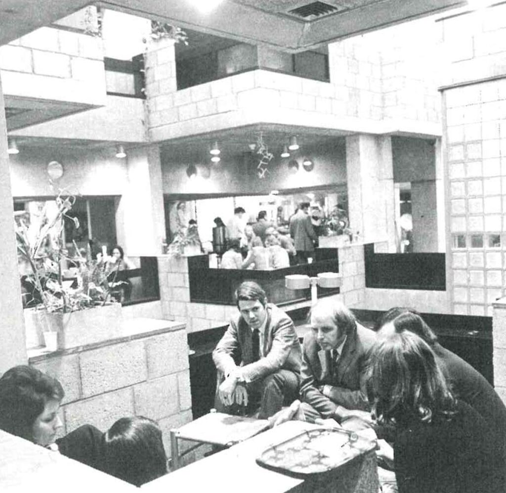 Herman Hertzberger > Office Building “Central Beheer” | HIC