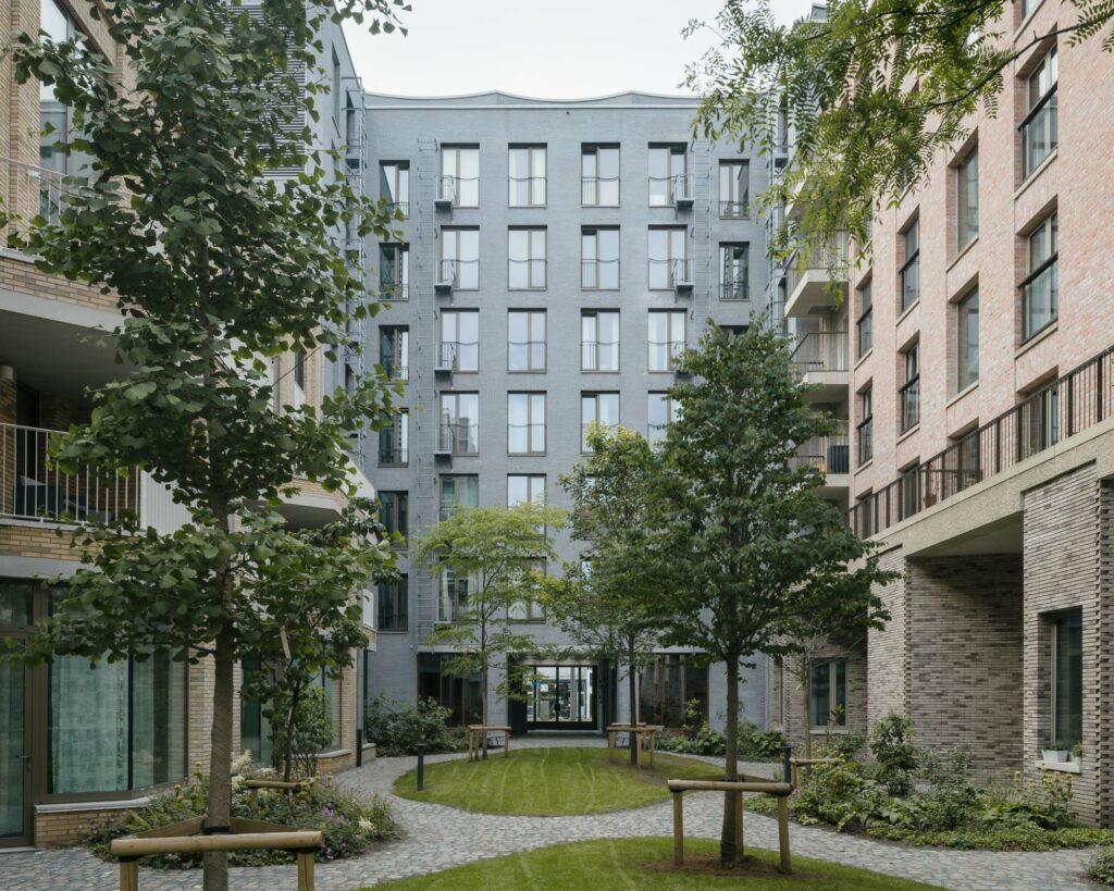 Bovenbouw > Cadix Housing | HIC