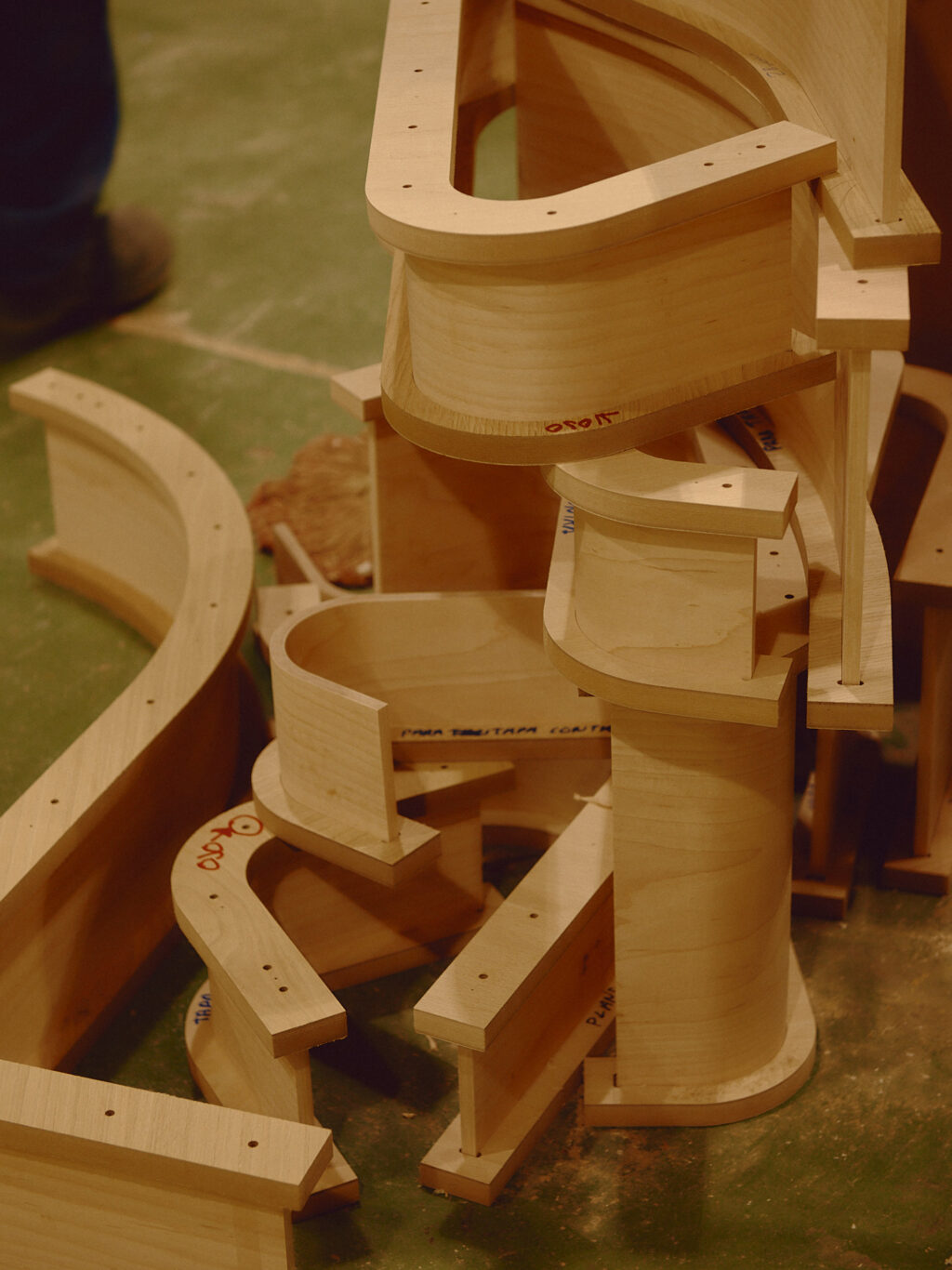 Enric Miralles + Benedetta Tagliabue > Perpetuum Mobile | HIC