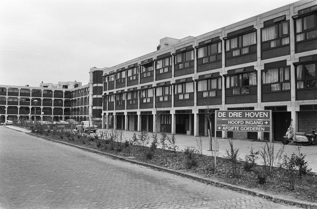 Herman Hertzberger > De Drie Hoven Elderly Housing | HIC