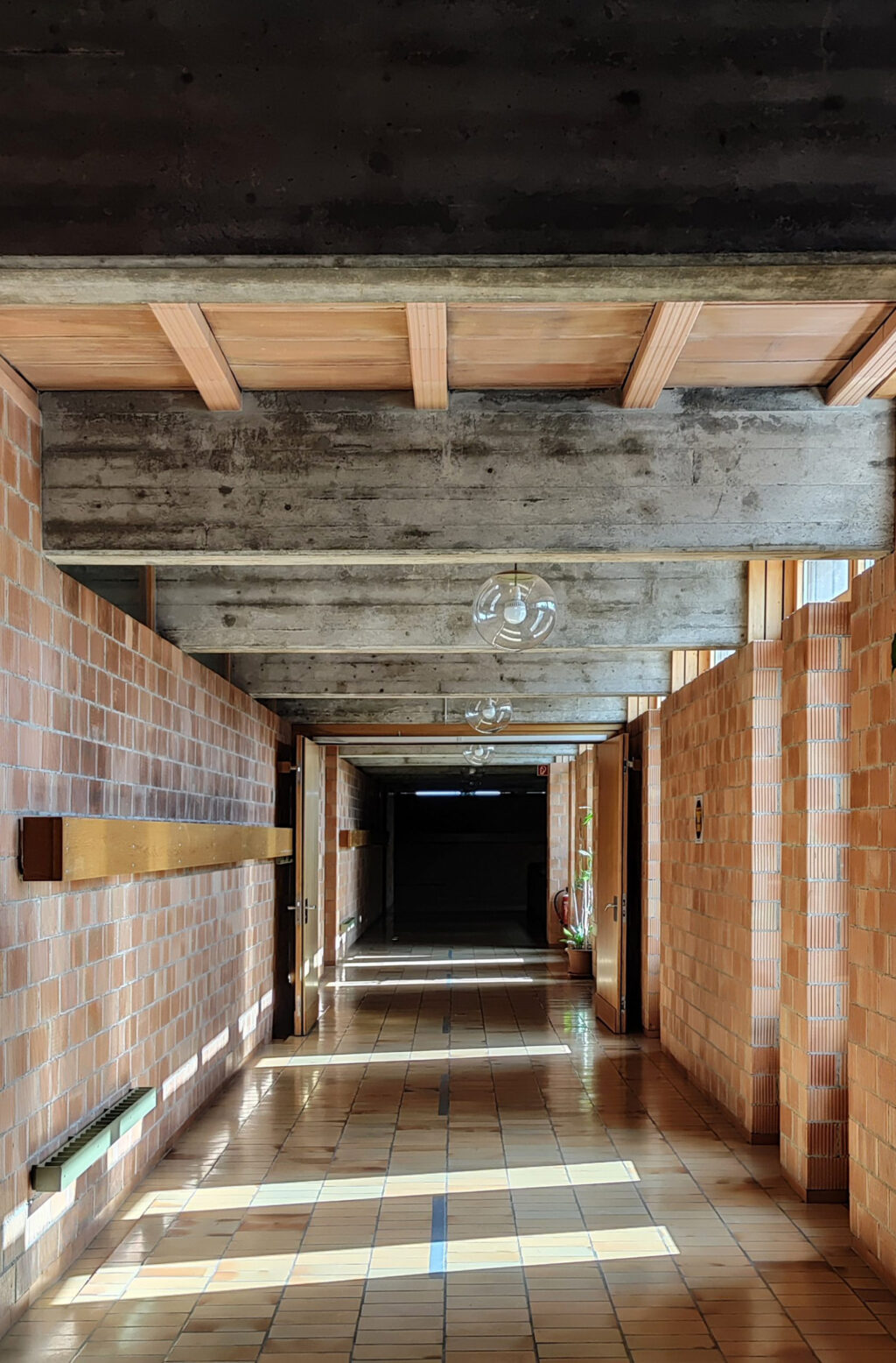 Rudolf + Esther Guyer > Secondary School in Stettbach | HIC