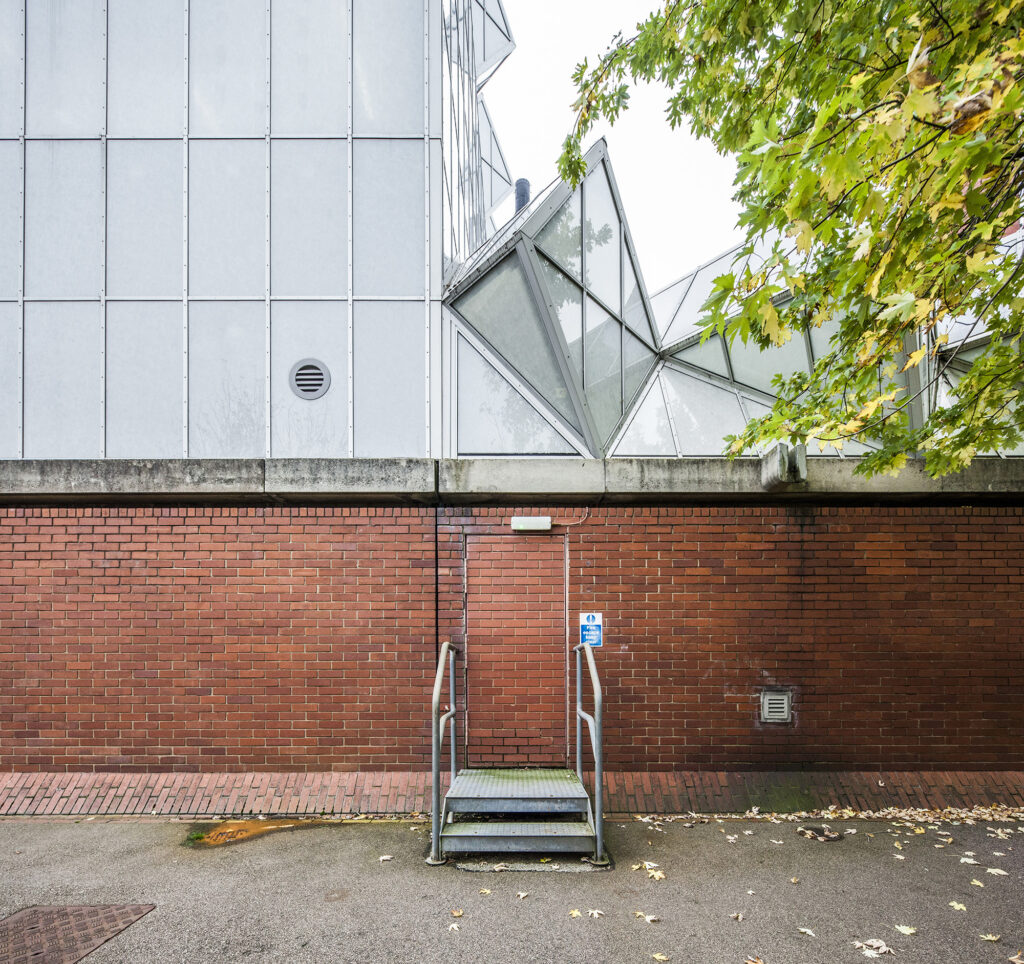James Stirling + James Gowan > Leicester Engineering Building | HIC