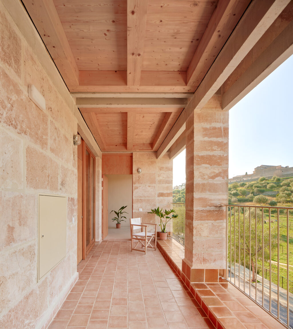 Estruch Matorell + Estudi E. Torres Pujol + Ripoll Tizón Arquitectes ...