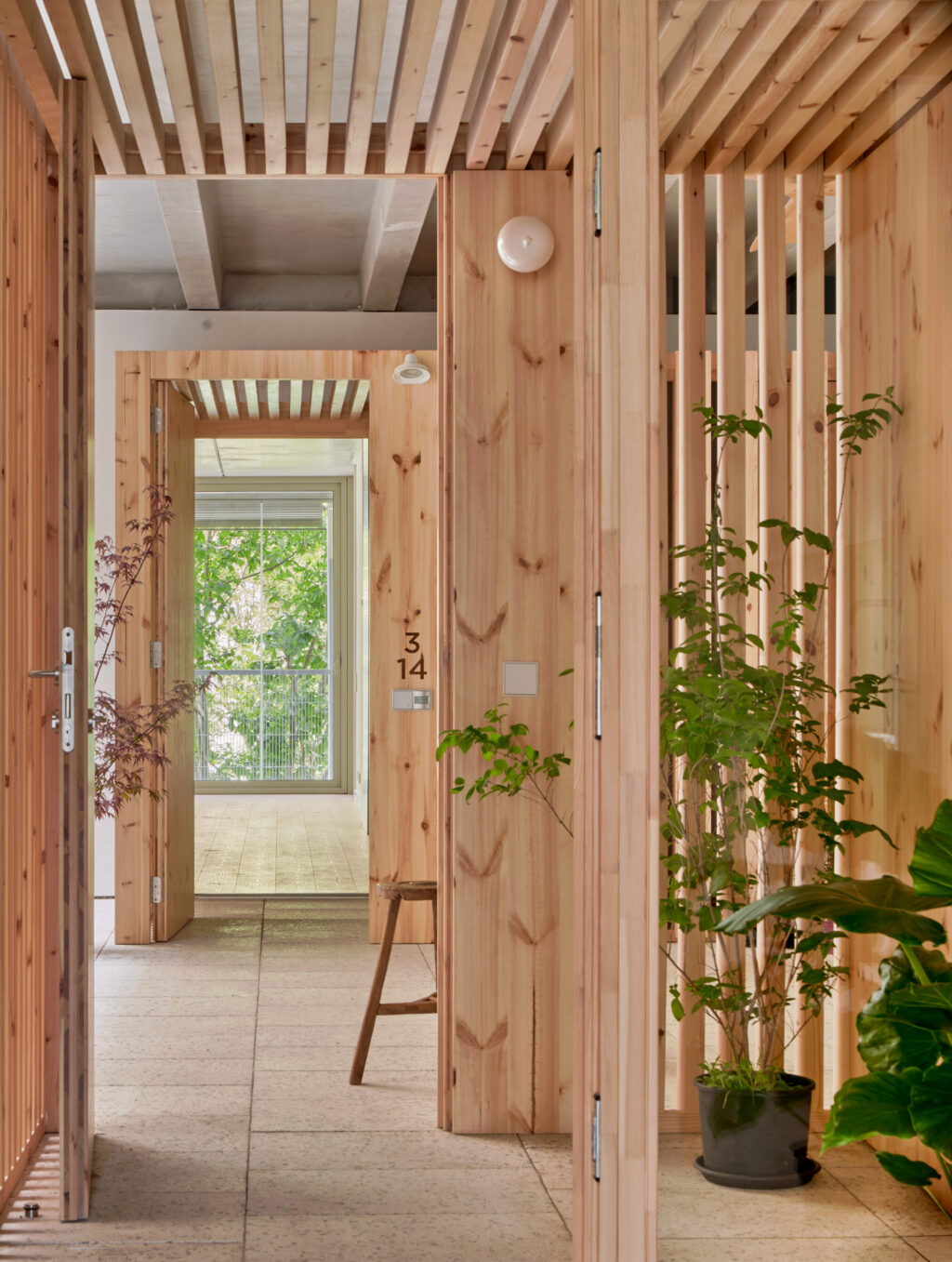 Peris Toral > 140 viviendas sociales en el 22@ | HIC